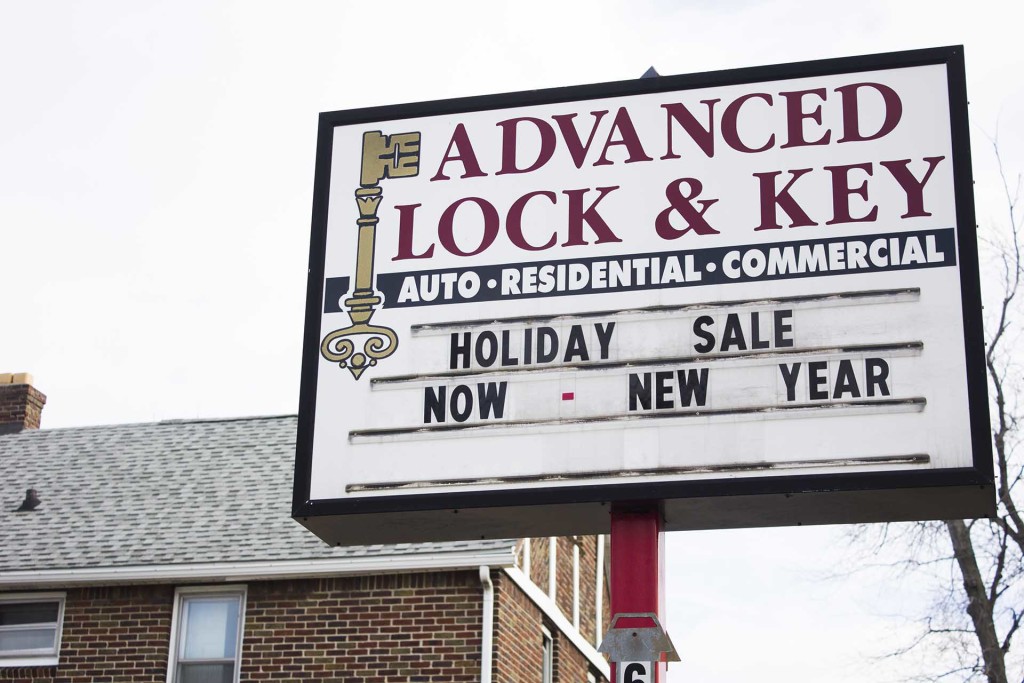 locksmith sign – Advanced Lock & Key